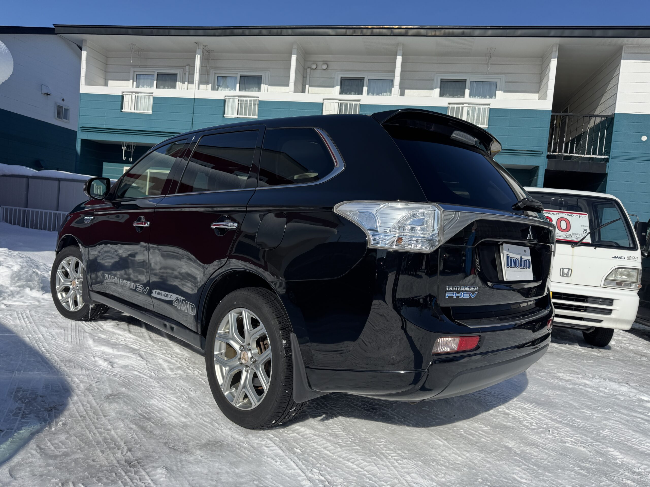 2015 Mitsubishi Outlander PHEV・G Navi PKG ー 4WD - Domo Auto - Used car dealer in Misawa, Aomori